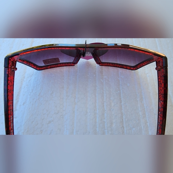 Snooki by Nicole Polizzi | Accessories | New Snooki Red Union Square ...